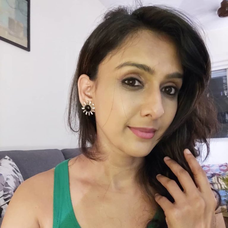 Ghar Ki Lakshmi Betiyann Serial Cast & Crew, Actors, Roles, Salary ...