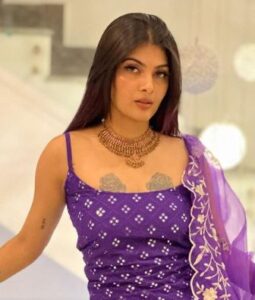 In Real Love (Netflix) Cast & Crew, Release Date, Roles, Trailer, Wiki ...