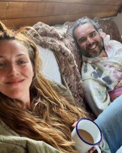Laura Gallacher (Russell Brand Wife) Wiki, Age, Family, Biography & More